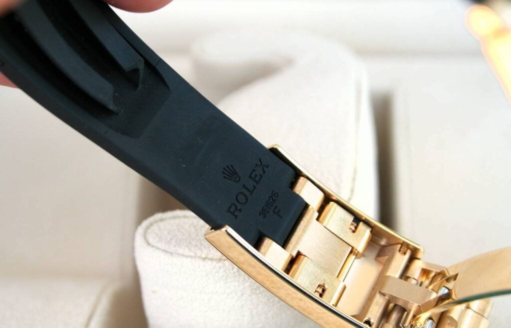 ROLEX YACHT MASTER OYSTER FLEX (GOLD BLACK) - WATCH TRADE